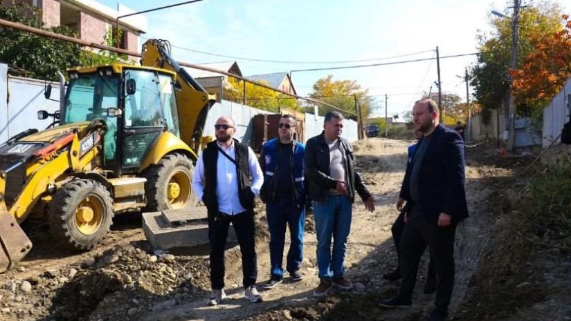 მუხიანის აგარაკებზე, სამეგრელოს ქუჩაზე საგზაო სამუშაოები მიმდინარეობს