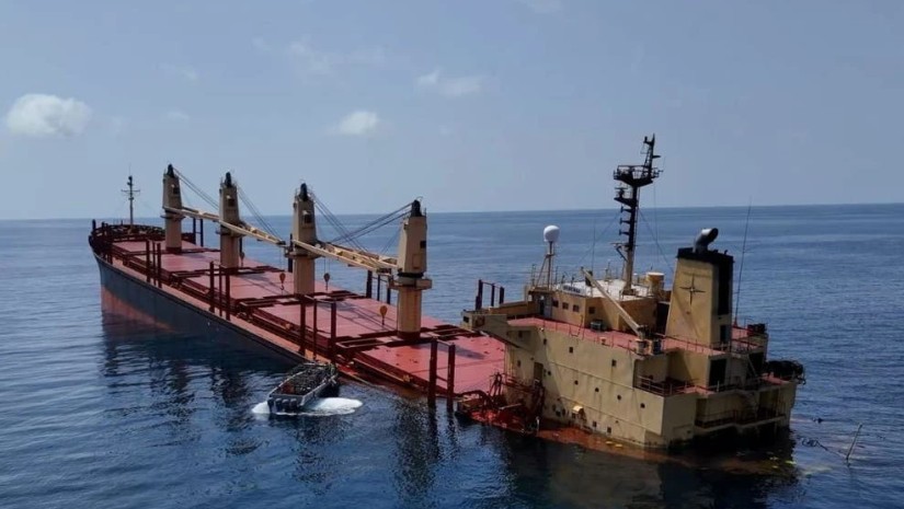 ჰუსიტების შეტევის შემდეგ წითელ ზღვაში გემი ჩაიძირა