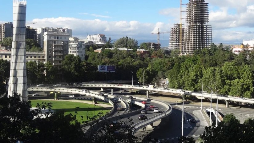 „ლაგუნა ვერეს“ მიმდებარედ არსებული სამი ბენზინგასამართი სადგურის ...