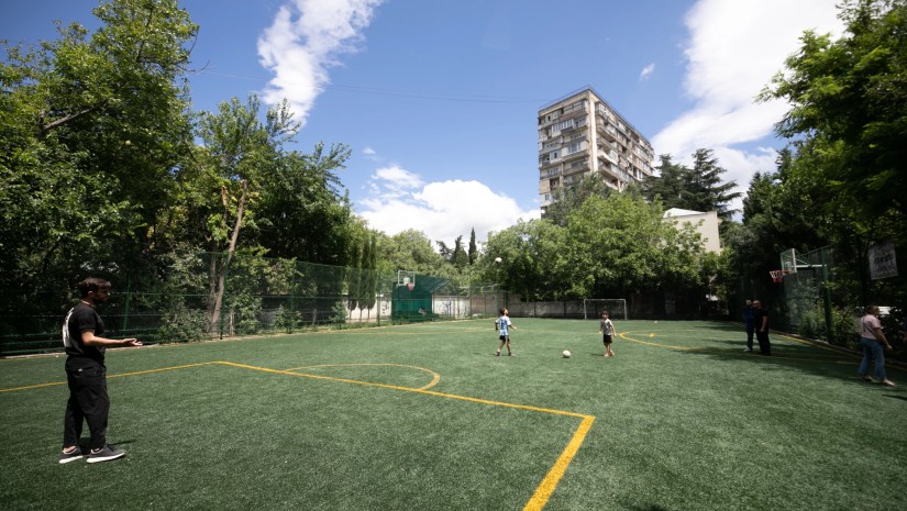 დიდუბის გამგეობა სპორტული მოედნების განახლებას განაგრძობს